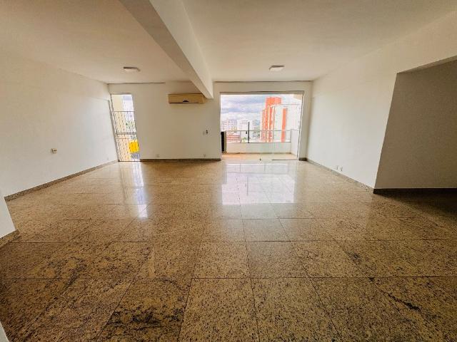 Apartamento para Locação em Governador Valadares/MG Centro 4 Quartos