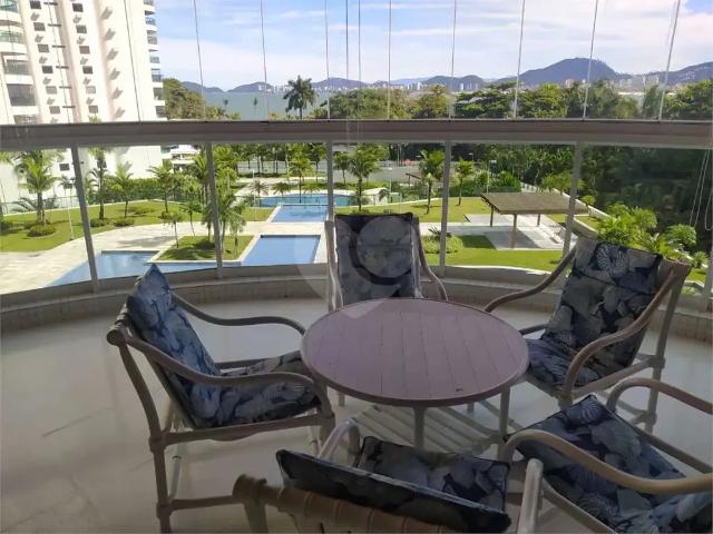 Apartamento para Locação em Guarujá/SP Parque Enseada 4 Quartos