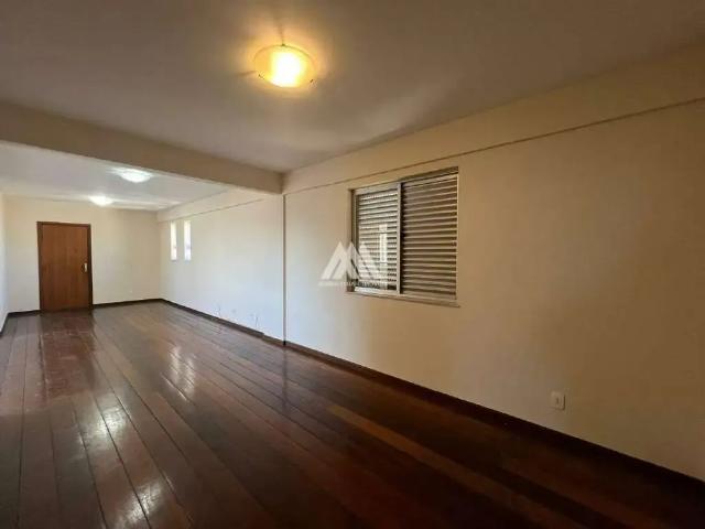 Apartamento para Locação em Itaúna/MG Centro 4 Quartos