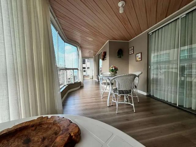 Apartamento para Locação em Itapema/SC Meia Praia 4 Quartos