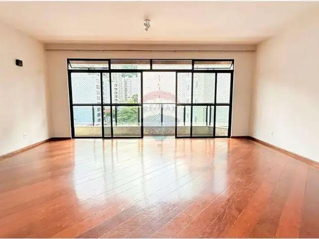 Apartamento para Locação em Juiz de Fora/MG Centro 4 Quartos