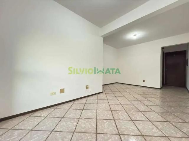 Apartamento para Locação em Maringá/PR Zona 07 3 Quartos