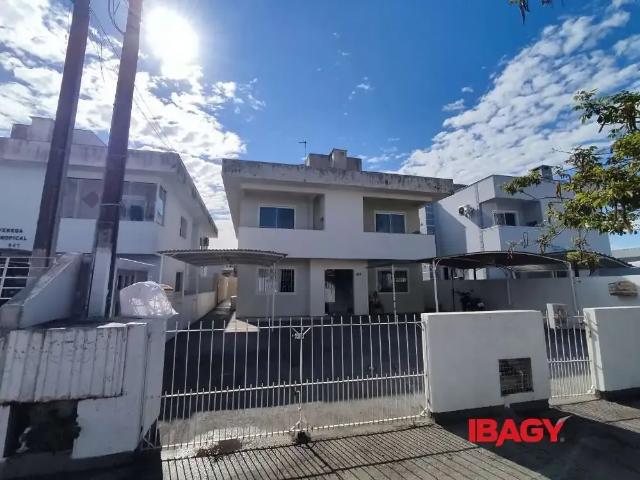 Apartamento para Locação em Palhoça/SC Barra do Aririú 2 Quartos