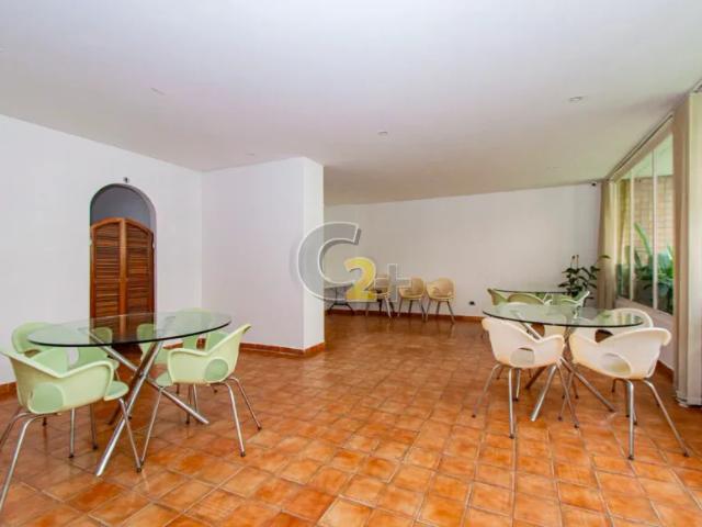 Apartamento para locação em Pinheiros, 100m², 3 quartos, 1 suíte e 2 vagas