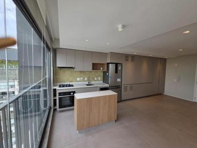 Apartamento para locação em Pinheiros com 2 quartos, sendo 1 suíte, 71m²