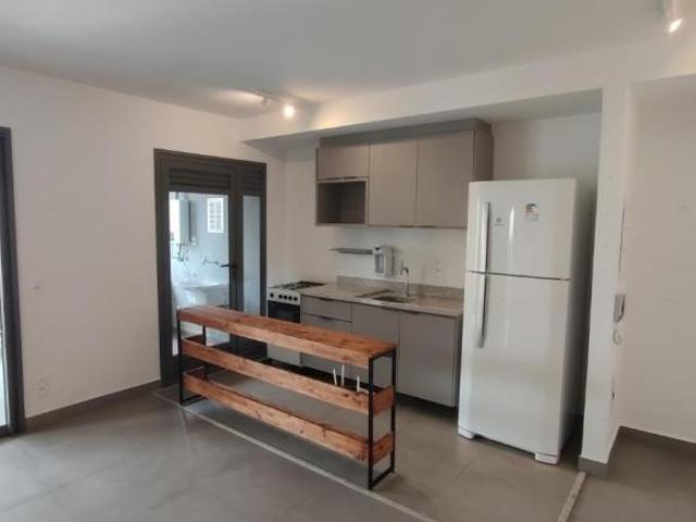 Apartamento para locação em Pinheiros com 3 quartos, sendo 1 suíte, 86m²