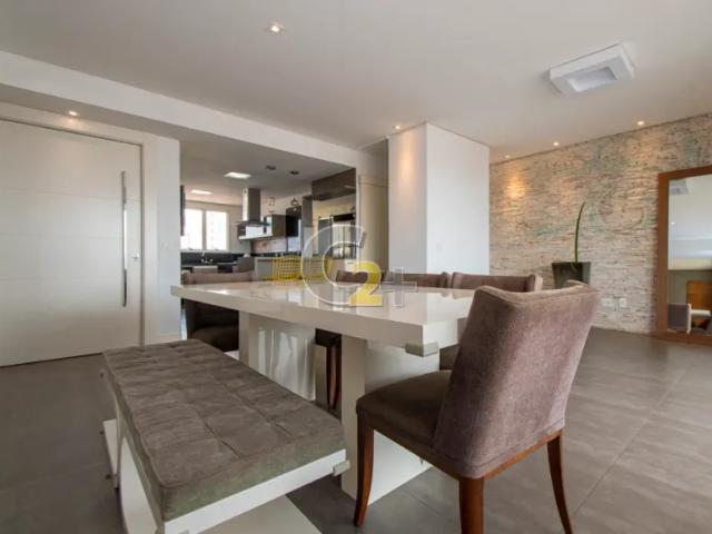 Apartamento para locação em Pinheiros com 3 quartos, sendo 2 suítes e 3 vagas