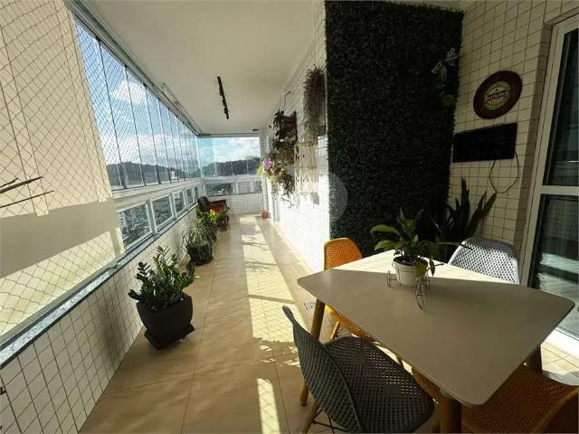 Apartamento para Locação em Praia Grande/SP Canto do Forte 3 Quartos