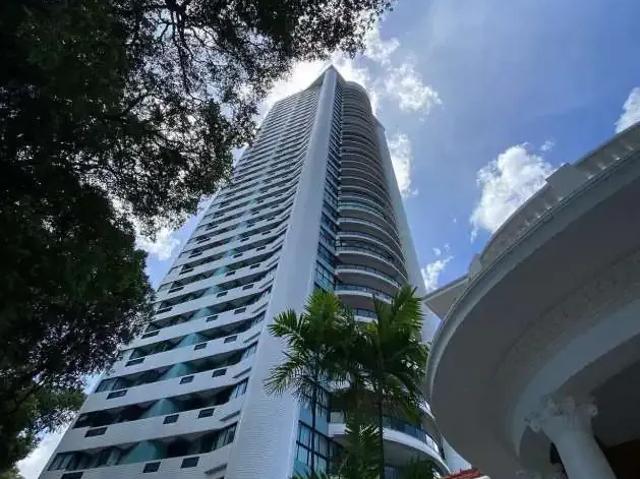 Apartamento para Locação em Recife/PE Espinheiro 4 Quartos