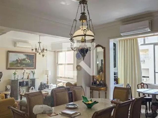 Apartamento para Locação em Rio de Janeiro/RJ Copacabana 3 Quartos