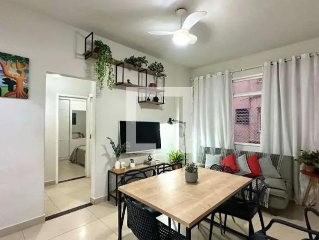 Apartamento para Locação em Rio de Janeiro/RJ Copacabana 2 Quartos