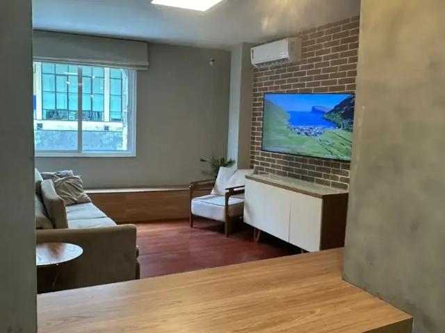 Apartamento para Locação em Rio de Janeiro/RJ Copacabana 2 Quartos
