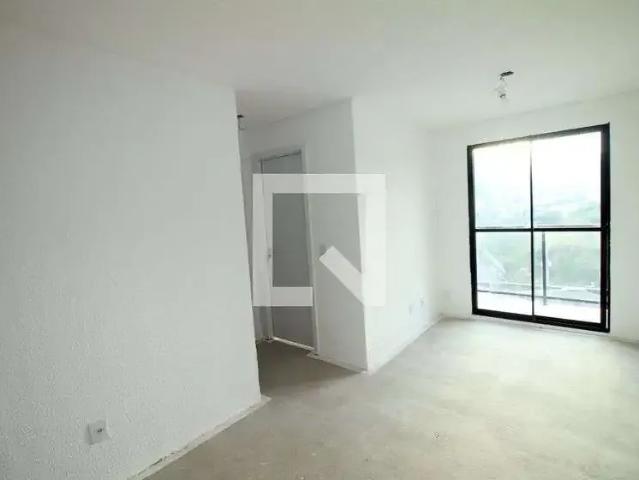 Apartamento para Locação em Rio de Janeiro/RJ Irajá 2 Quartos