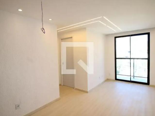 Apartamento para Locação em Rio de Janeiro/RJ Irajá 2 Quartos