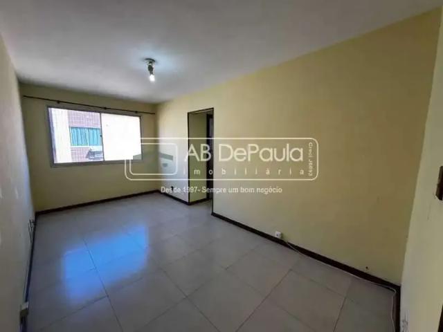 Apartamento para Locação em Rio de Janeiro/RJ Jardim Sulacap 2 Quartos