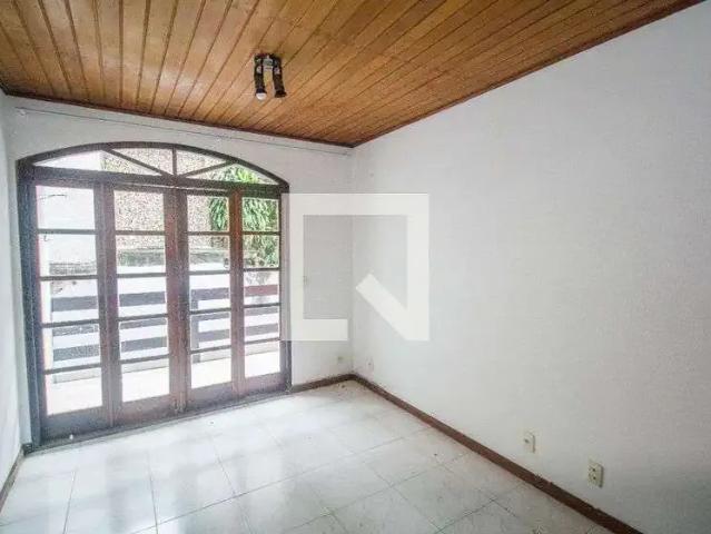 Apartamento para Locação em Rio de Janeiro/RJ Vila Valqueire 2 Quartos