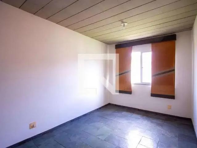 Apartamento para Locação em São Gonçalo/RJ Vila Três 2 Quartos