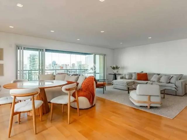 Apartamento para Locação em São Paulo/SP Vila Olímpia 3 Quartos