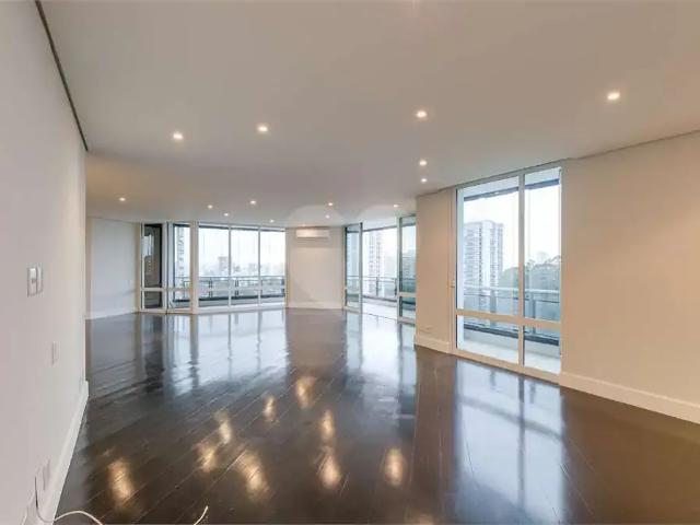 Apartamento para Locação em São Paulo/SP Alto da Boa Vista 4 Quartos