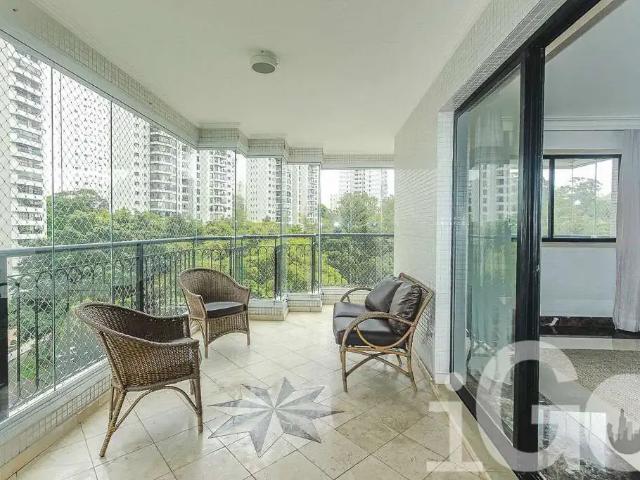 Apartamento para Locação em São Paulo/SP Alto da Boa Vista 4 Quartos