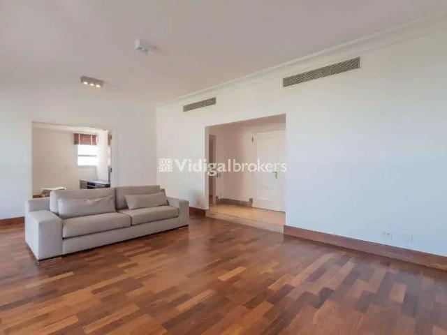 Apartamento para Locação em São Paulo/SP Alto de Pinheiros 4 Quartos