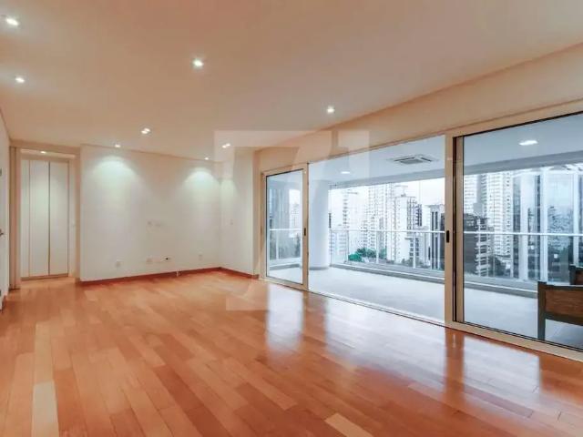Apartamento para Locação em São Paulo/SP Itaim Bibi 3 Quartos