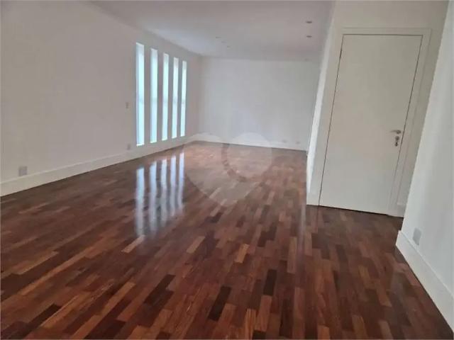Apartamento para Locação em São Paulo/SP Itaim Bibi 4 Quartos