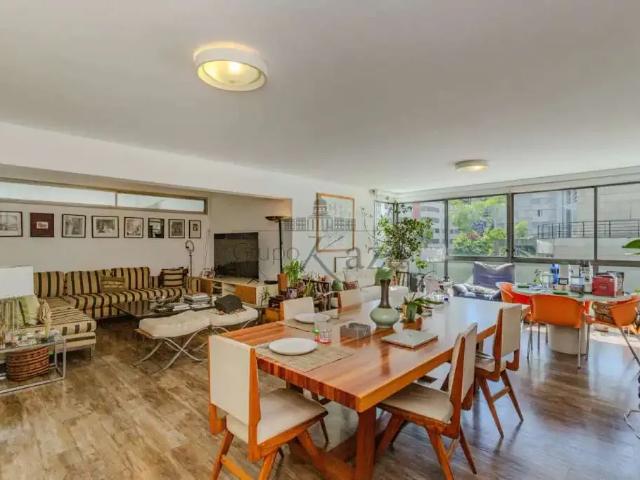 Apartamento para Locação em São Paulo/SP Jardim América 3 Quartos