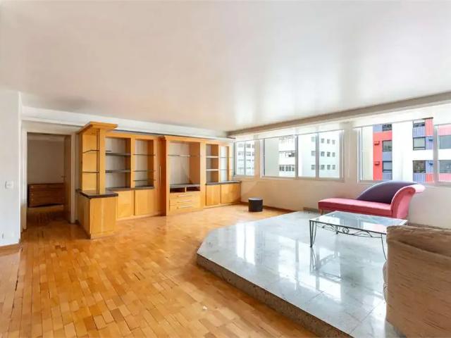 Apartamento para Locação em São Paulo/SP Jardim América 3 Quartos