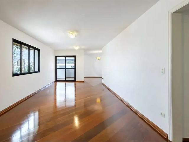 Apartamento para Locação em São Paulo/SP Moema 4 Quartos