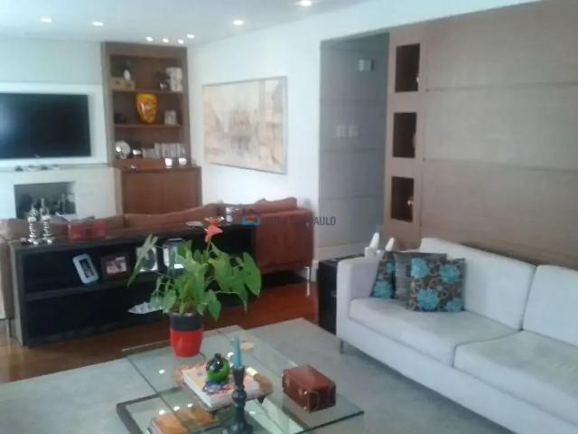 Apartamento para Locação em São Paulo/SP Moema 4 Quartos