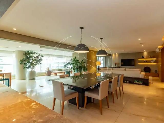 Apartamento para Locação em São Paulo/SP Moema 4 Quartos