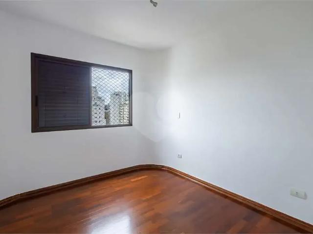 Apartamento para Locação em São Paulo/SP Moema 4 Quartos