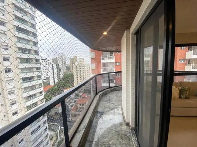 Apartamento para Locação em São Paulo/SP Moema 3 Quartos