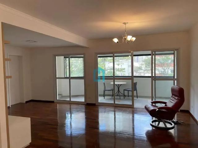 Apartamento para Locação em São Paulo/SP Moema 3 Quartos