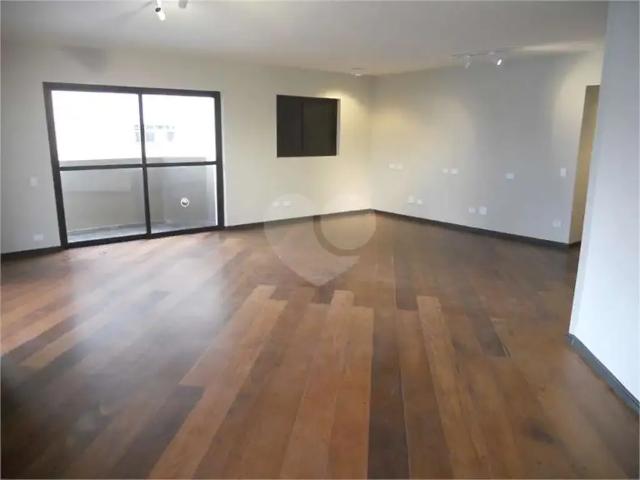 Apartamento para Locação em São Paulo/SP Moema 3 Quartos