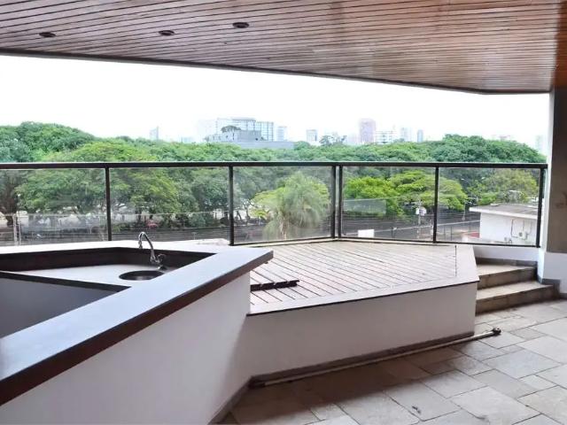 Apartamento para Locação em São Paulo/SP Moema 3 Quartos