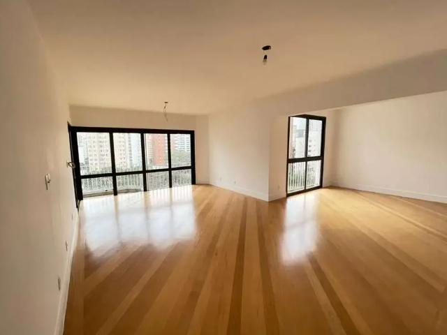 Apartamento para Locação em São Paulo/SP Moema 3 Quartos