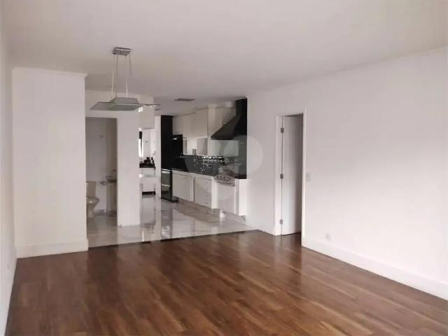 Apartamento para Locação em São Paulo/SP Moema 3 Quartos