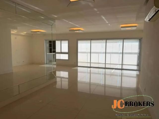 Apartamento para Locação em São Paulo/SP Moema 3 Quartos