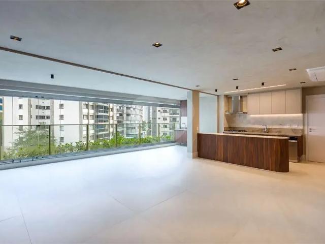 Apartamento para Locação em São Paulo/SP Moema 3 Quartos