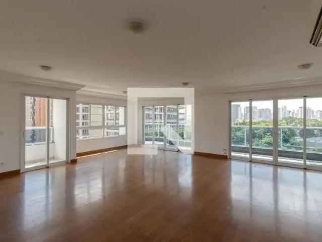 Apartamento para Locação em São Paulo/SP Moema 3 Quartos