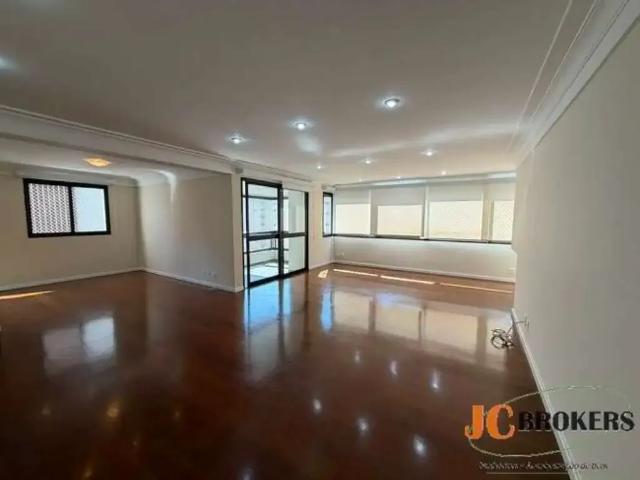 Apartamento para Locação em São Paulo/SP Moema 3 Quartos