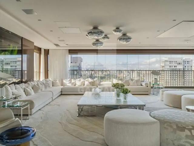 Apartamento para Locação em São Paulo/SP Moema 3 Quartos