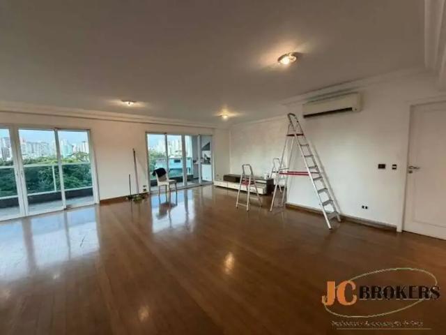 Apartamento para Locação em São Paulo/SP Moema 3 Quartos