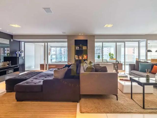 Apartamento para Locação em São Paulo/SP Moema 3 Quartos