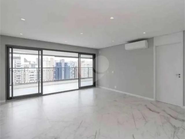 Apartamento para Locação em São Paulo/SP Moema 3 Quartos