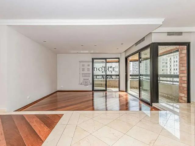 Apartamento para Locação em São Paulo/SP Moema 3 Quartos