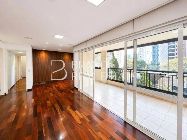 Apartamento para Locação em São Paulo/SP Moema 3 Quartos