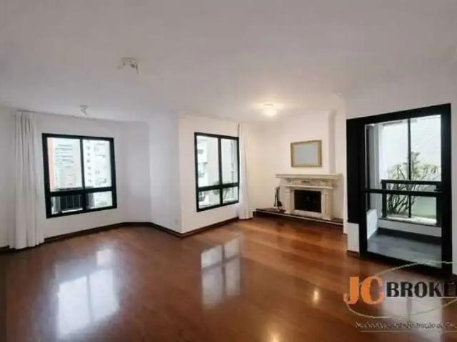 Apartamento para Locação em São Paulo/SP Moema 3 Quartos